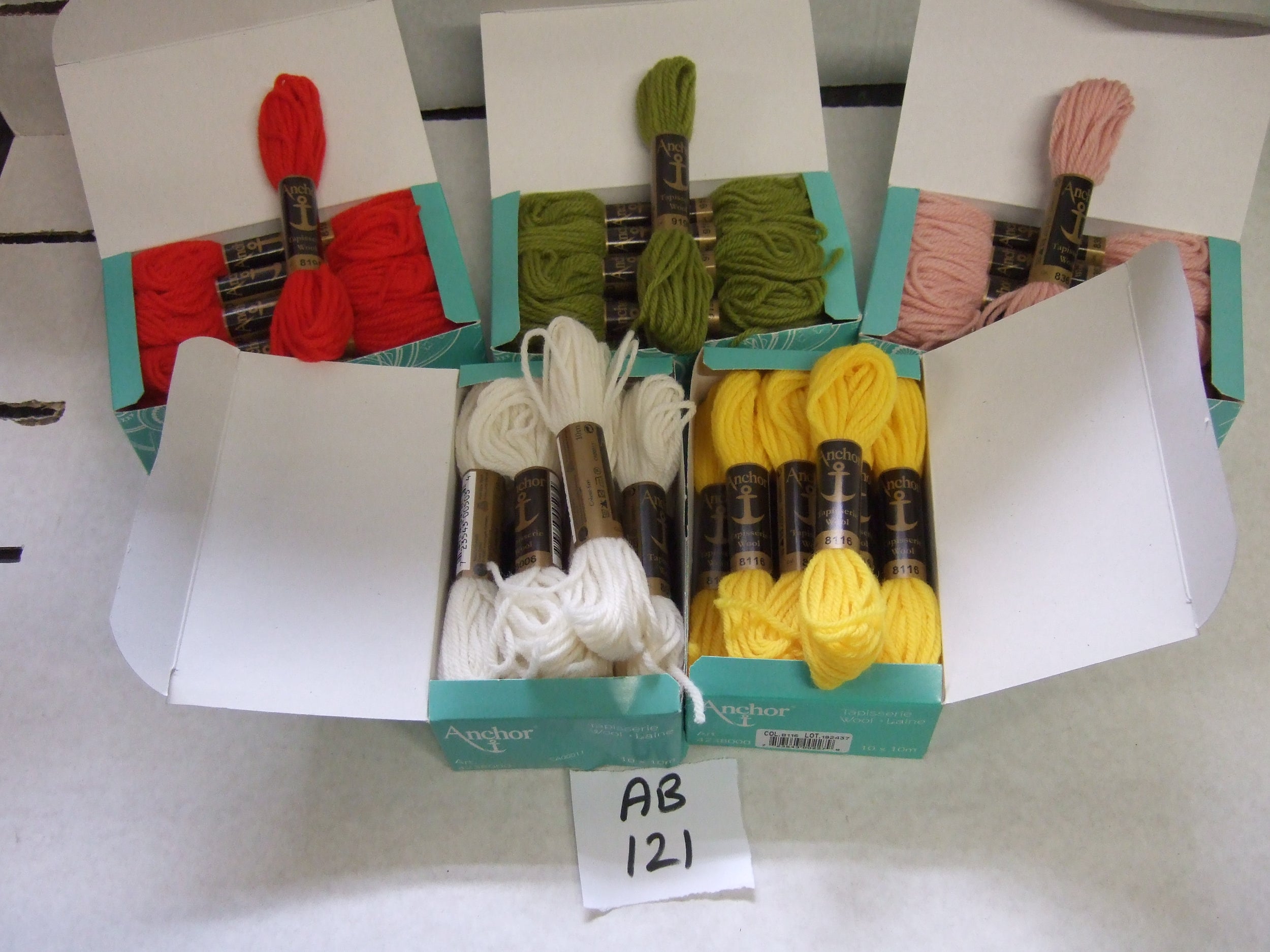 AB121 ASSORTMENT OF ANCHOR TAPISTRY WOOL 10 x 10m X 5 boxes · Just ...
